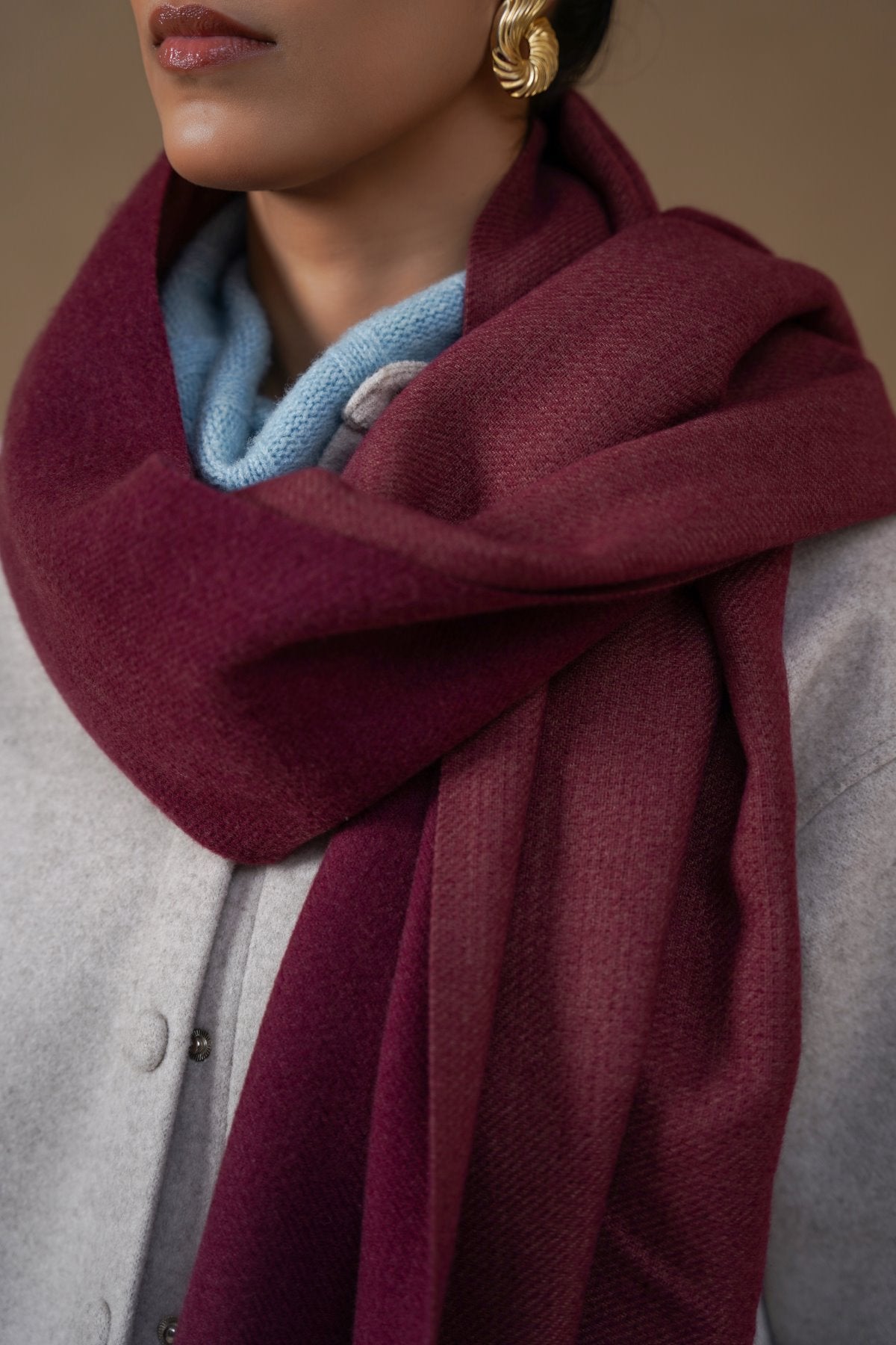 PLUSH REVERSIBLE SCARF – LAMA GLOBAL