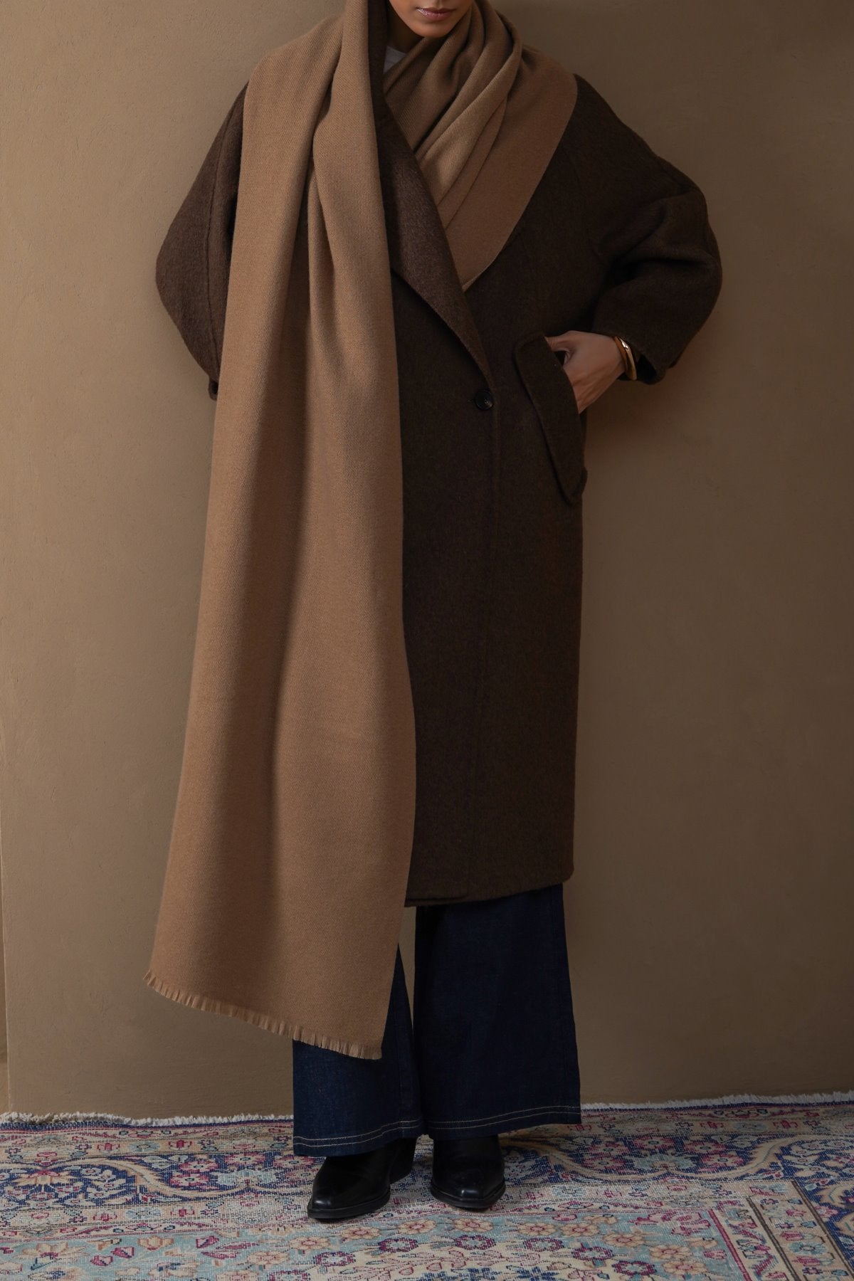 PLUSH REVERSIBLE SCARF – LAMA GLOBAL